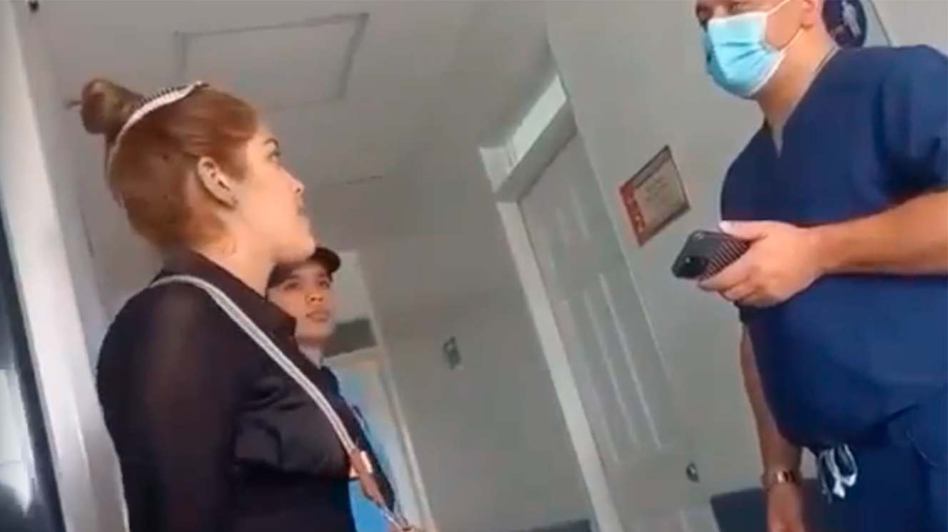 Video: mujer que se sometió a cirugía con el doctor Diego Vega afirma que por poco pierde un pezón