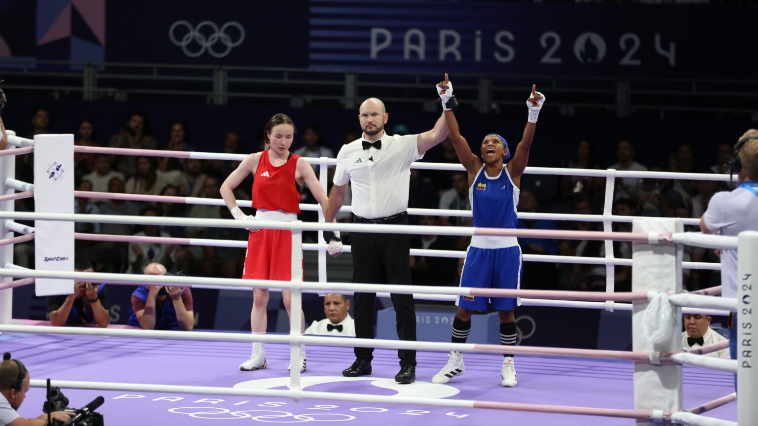 Ingrit Valencia brilla en su debut olímpico y avanza a octavos de final