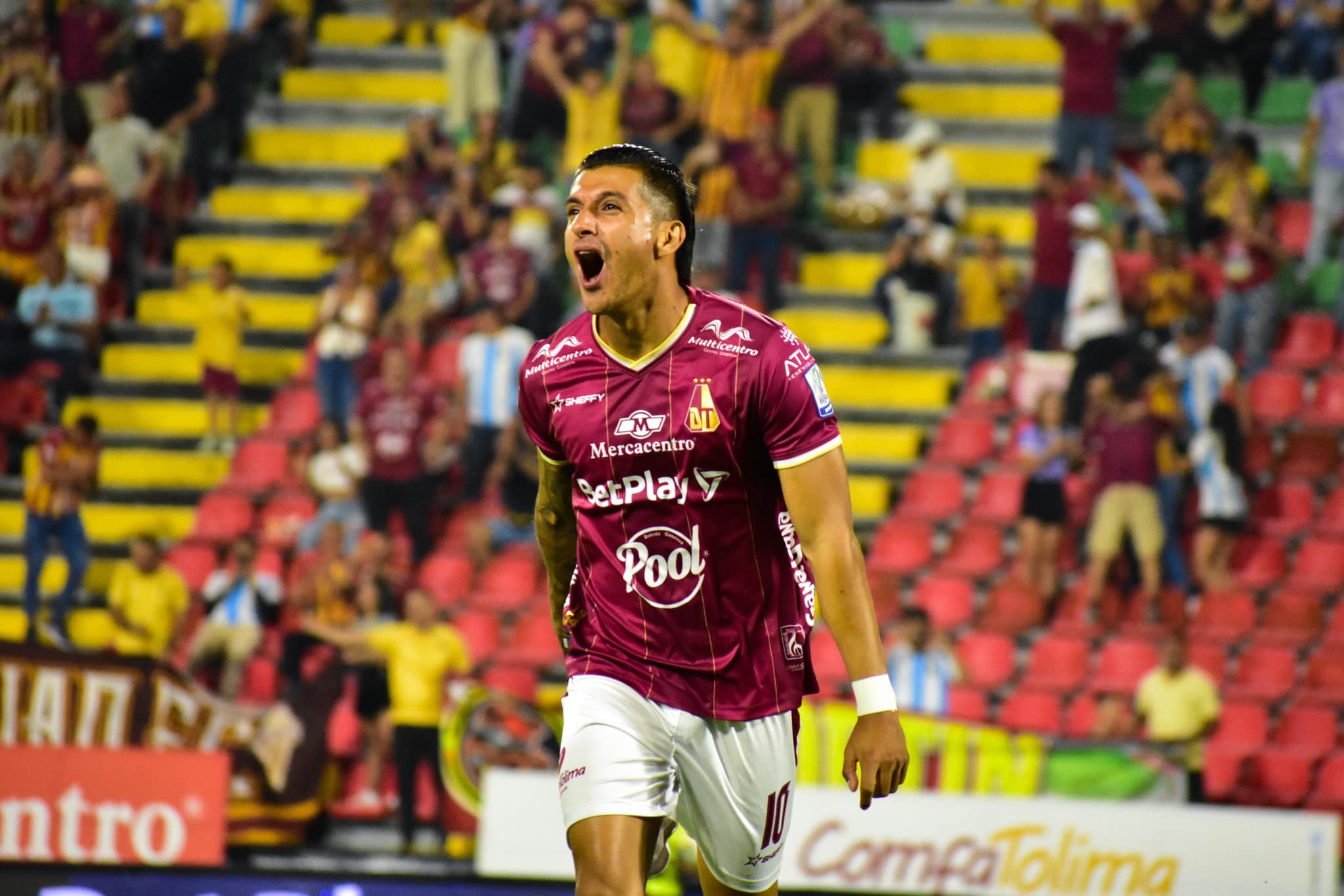 ¿Deportes Tolima cambiará las camisetas de Sheffy por una marca europea?