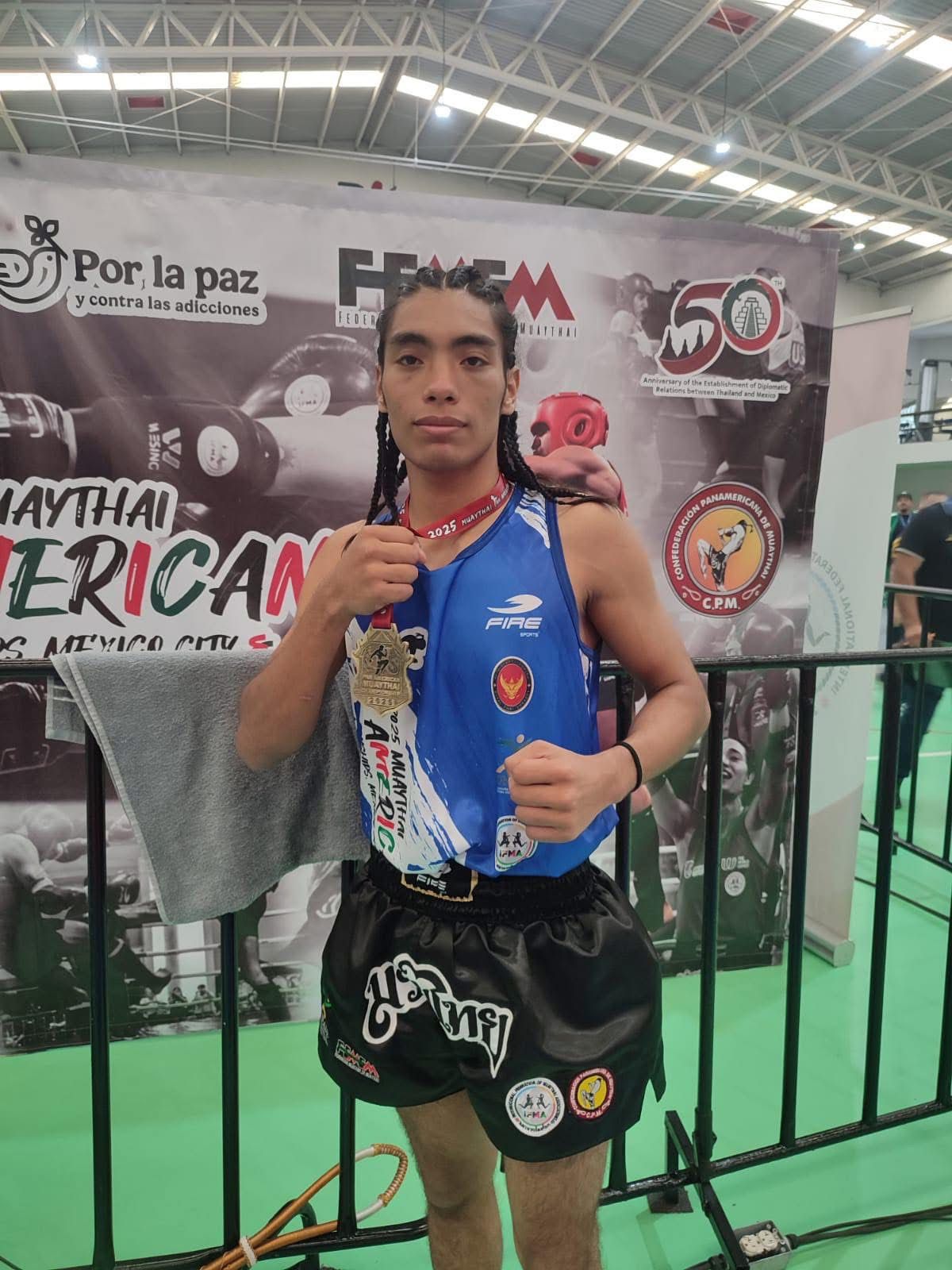 Alan Ocoro conquista el oro en el Panamericano de Muay Thai en México