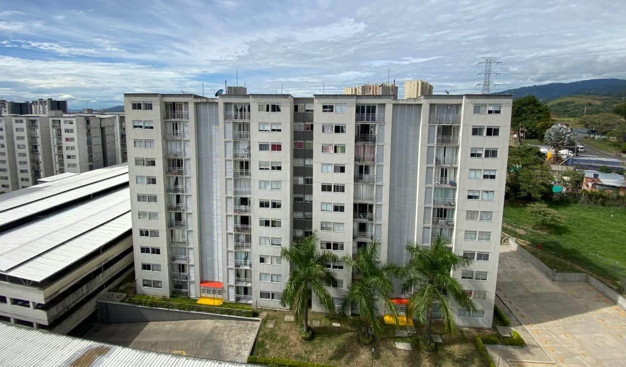 Obrero cayó desde el noveno piso de un edificio en La Samaria