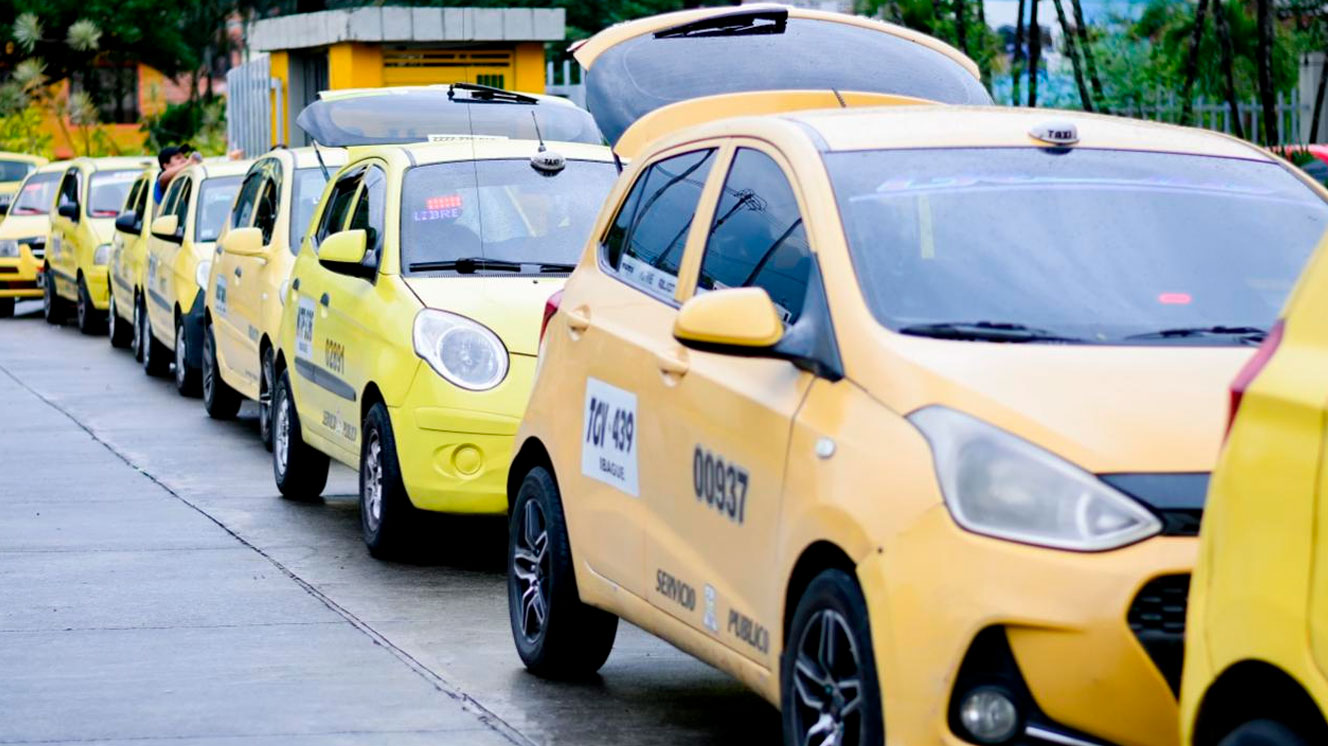 ¡Atención! Se levanta la medida de pico y placa para taxis por ...