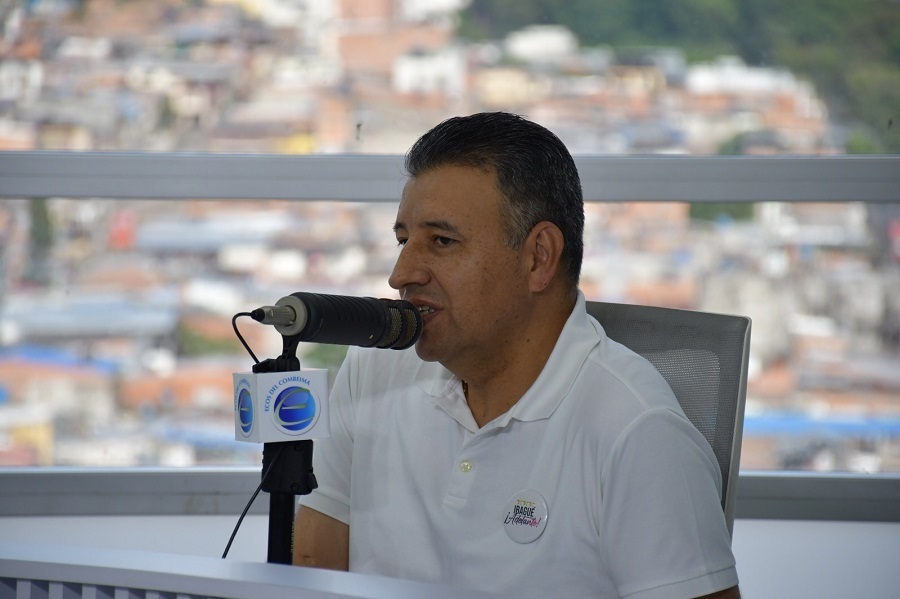 El general Murillo dice que ya recogió 60 mil firmas y va por 100 mil