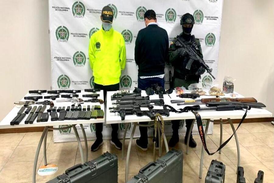 En video: así sacaron esposado a alias 'Falcón' para los Estados Unidos