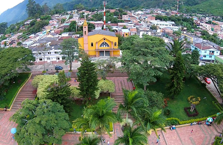 Estudiantes indígenas del Tolima acuden a la tecnología para seguir ...